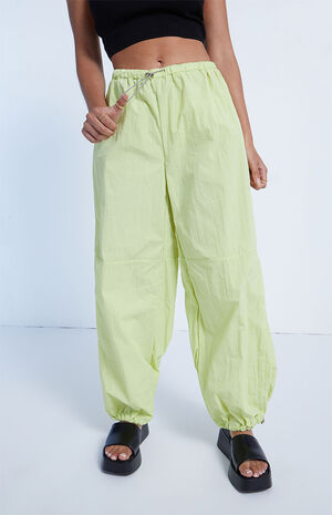 Daisy Street Green Parachute Pants | PacSun