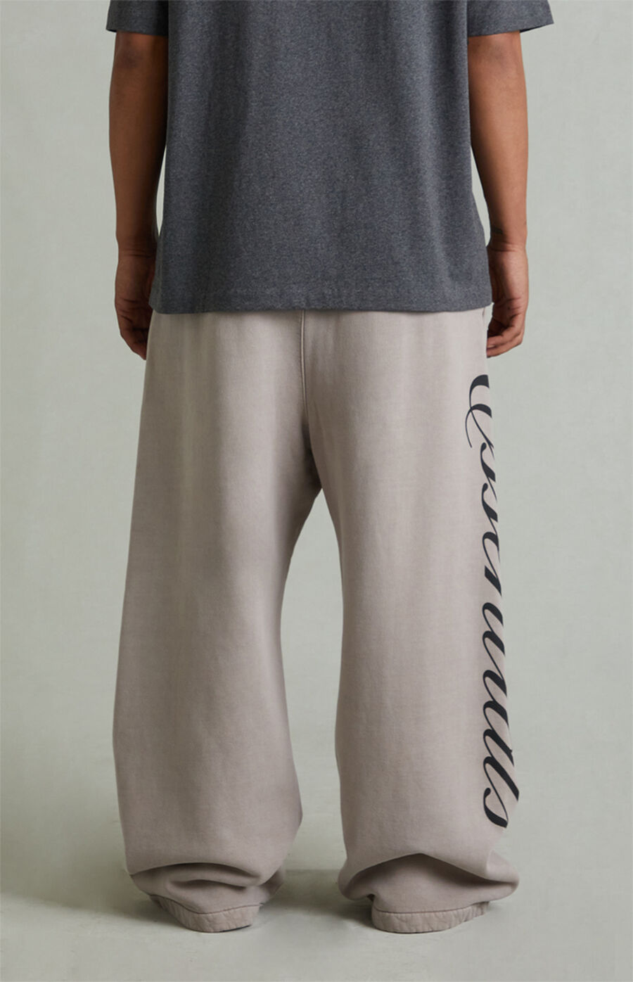 Fear of God ESSENTIALS Smoke Grey Script Logo Lounge Fleece Baggy ...