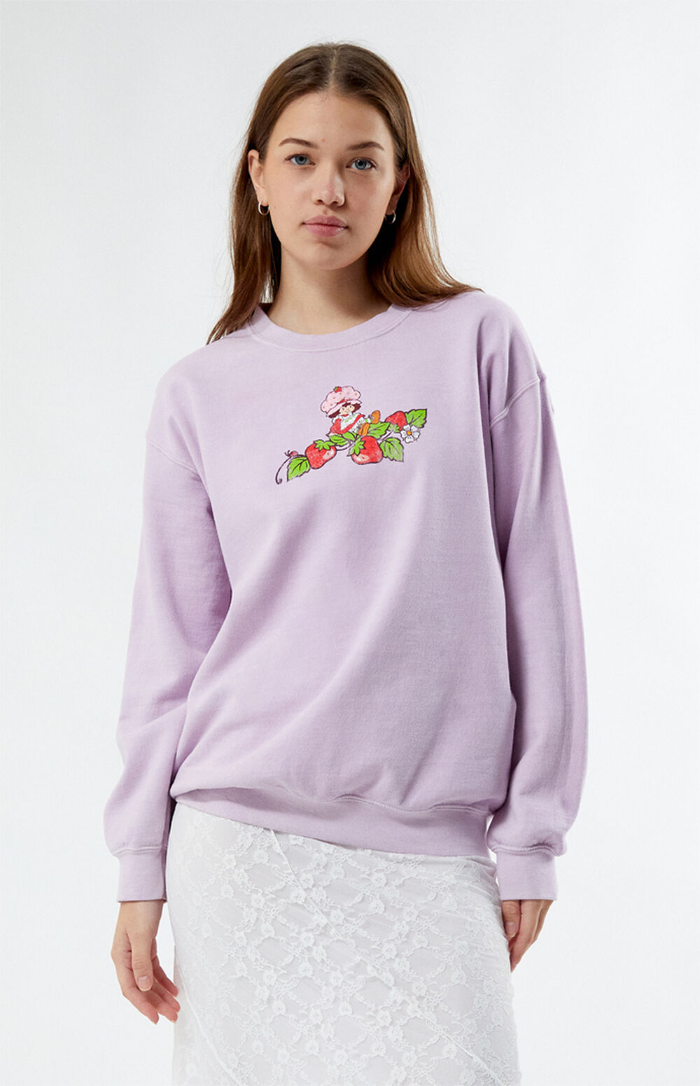 Strawberry Shortcake Sitting Berries Crew Neck Sweatshirt | Pacsun