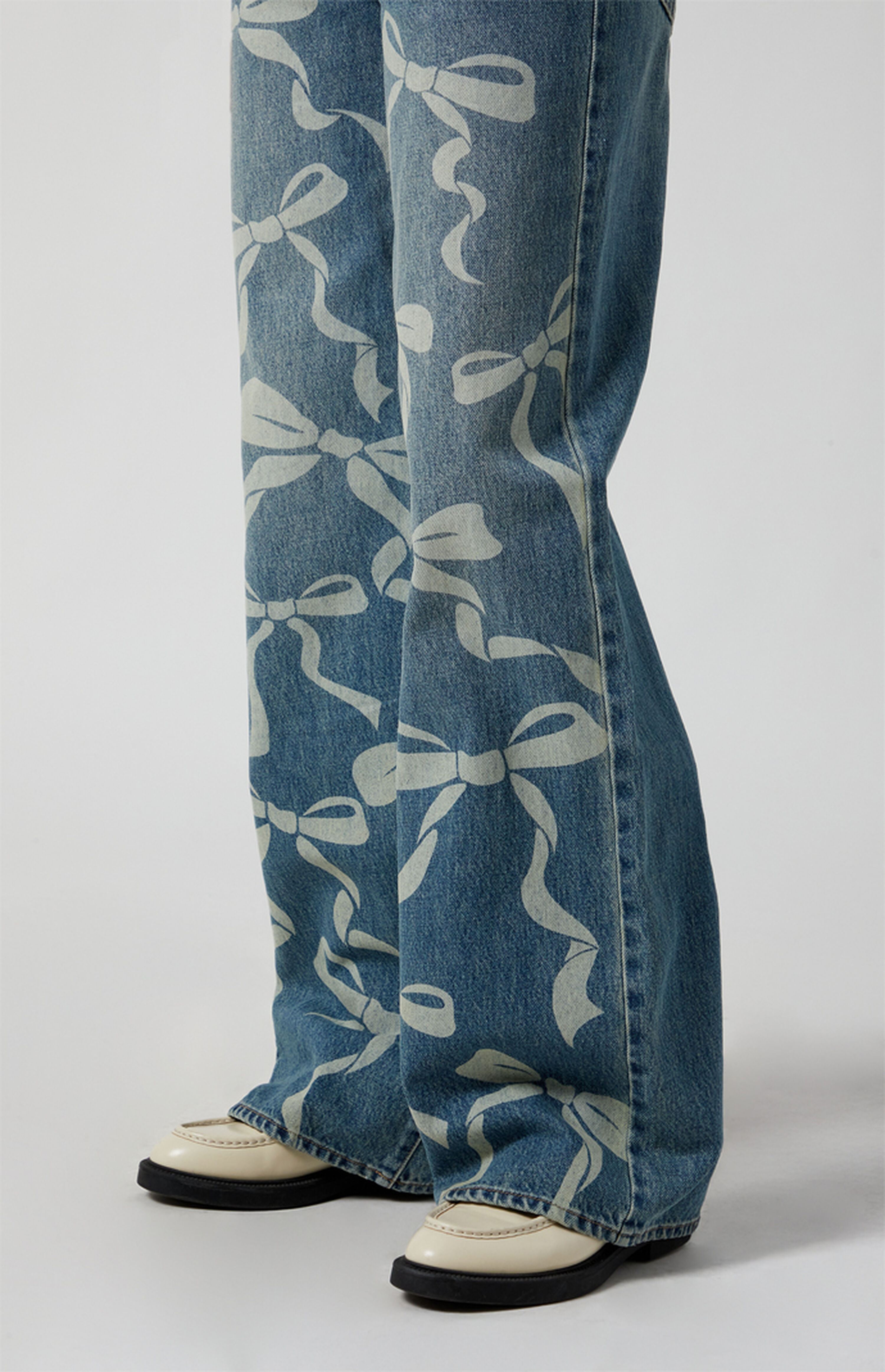 Pacsun Casey Low Rise Baggy Jeans Bow Graphic Medium Indigo | Pacsun