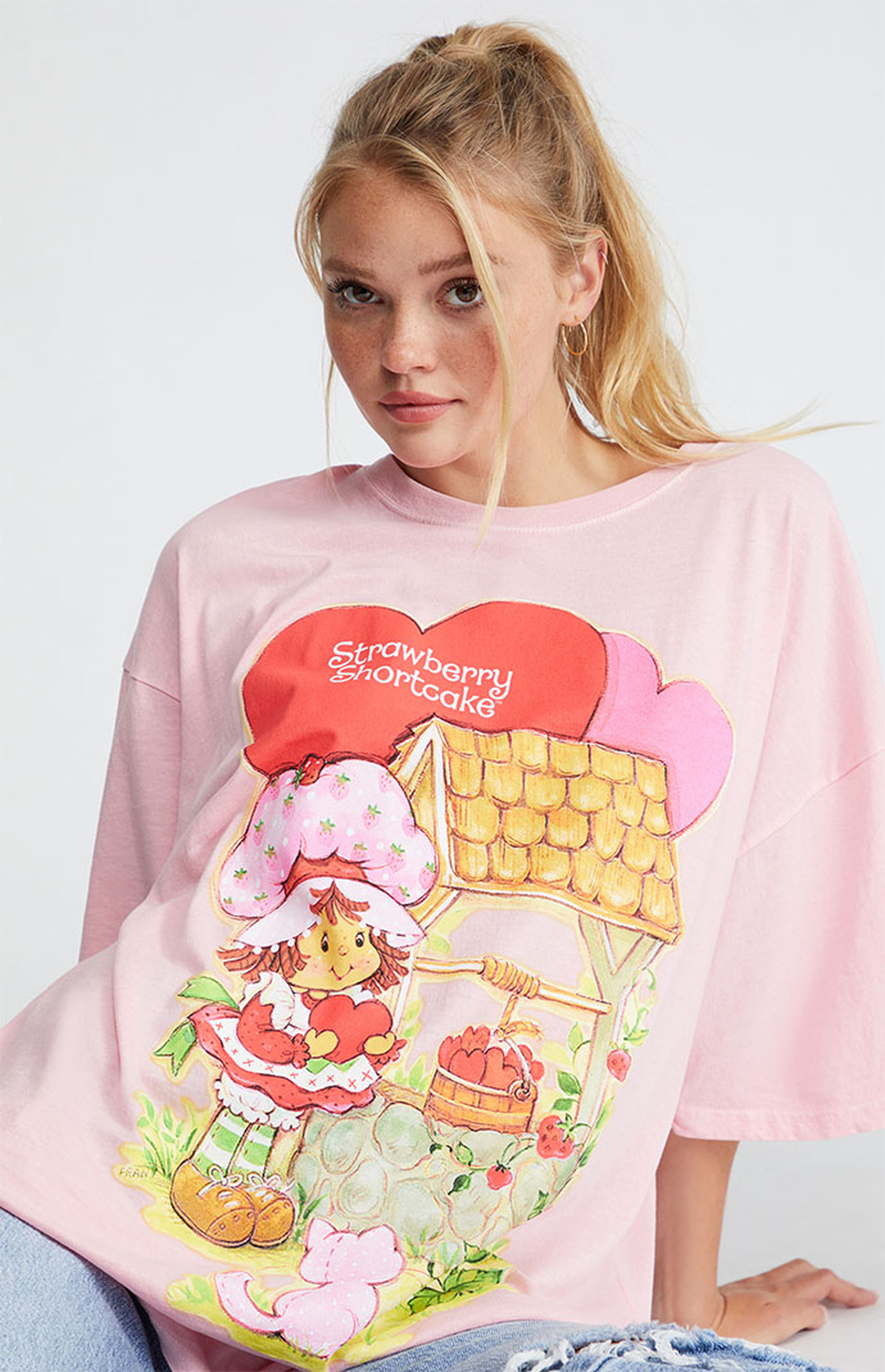 Strawberry Shortcake Wishing Well Oversized T-Shirt | PacSun