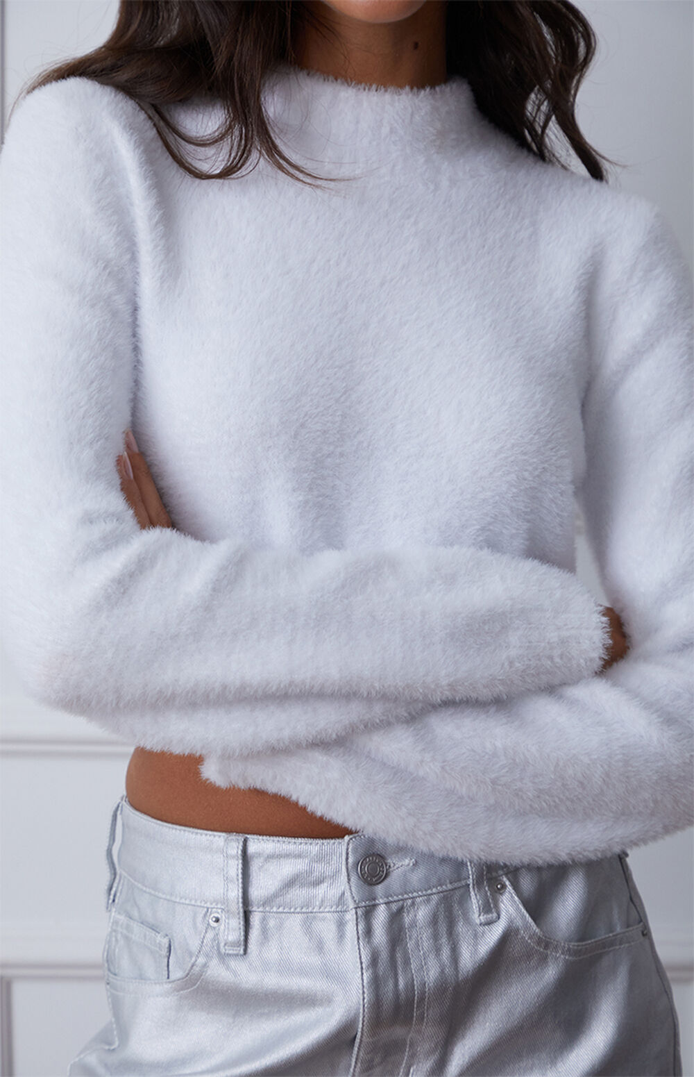 LA Hearts Snowfall Fuzzy Cropped Sweater | PacSun