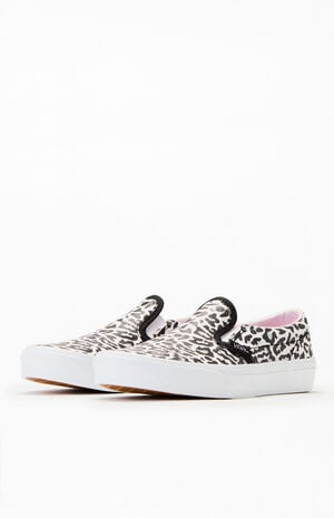 leopard infant vans