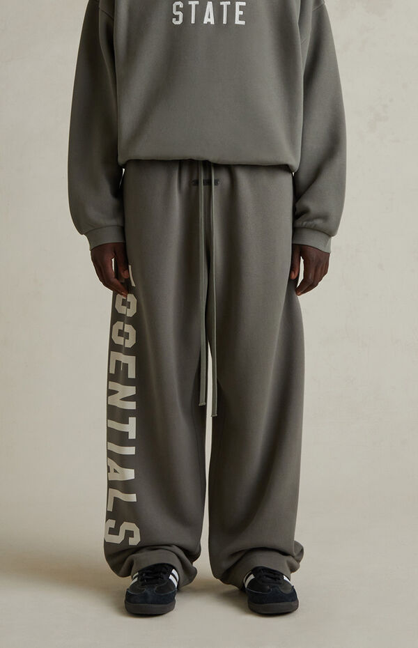Fear of God ESSENTIALS Moss Lounge Fleece Baggy Sweatpants | Pacsun