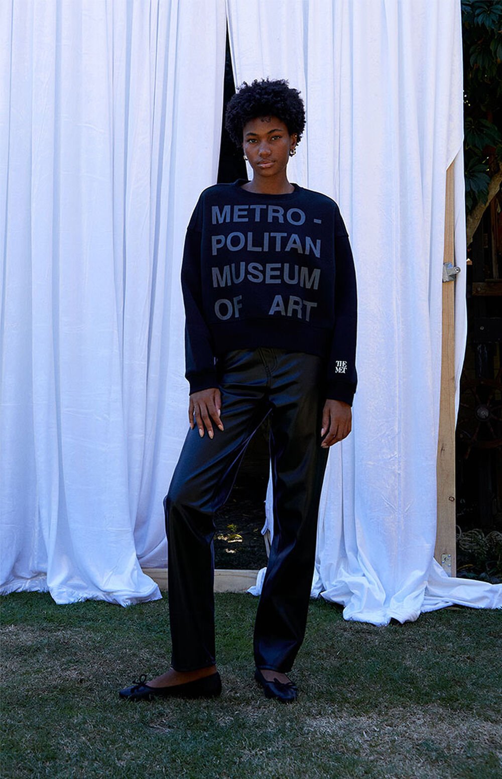 The Met x PacSun Bold Print Crew Neck Sweatshirt | PacSun