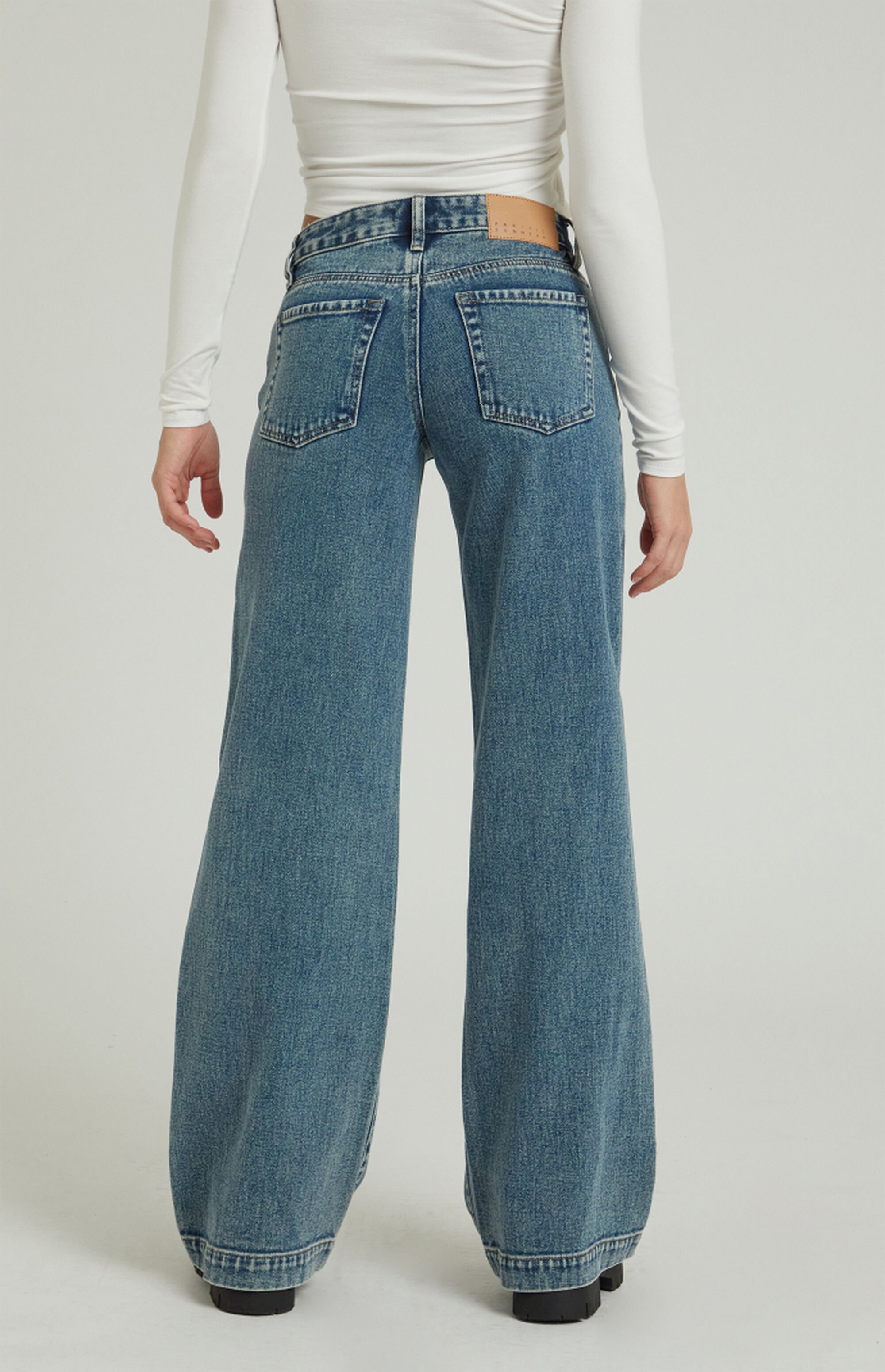 Pacsun Casey Medium Indigo Low Rise Baggy Jeans | PacSun
